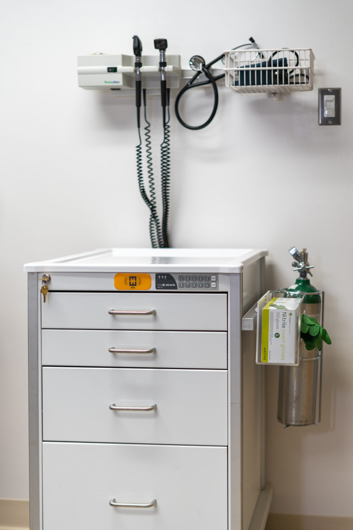 5 Must-Haves in a Procedure Cart - Everhutch